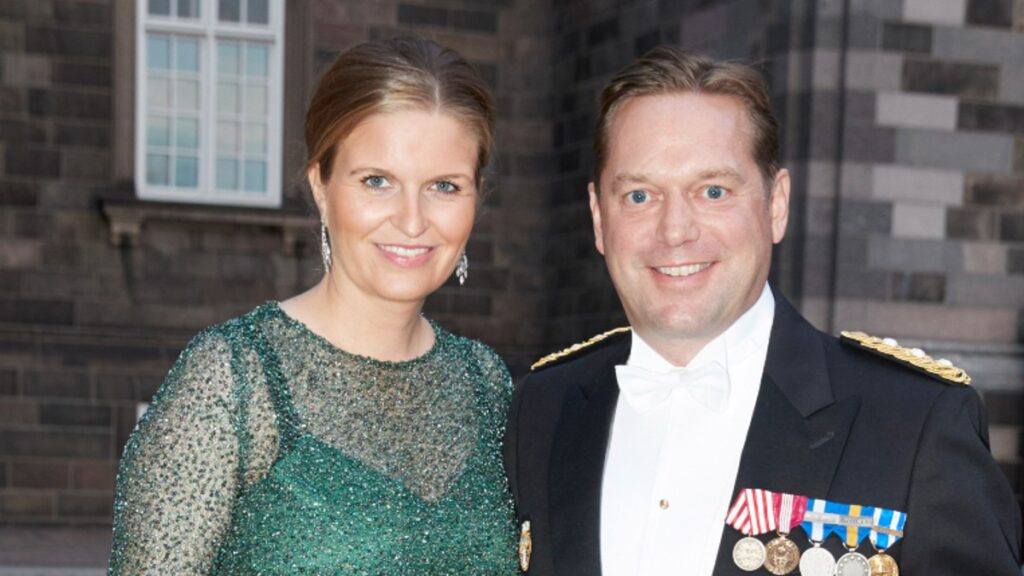 Lensbaron Marcus Knuth fylder 50 år fra de bonede gulve på godset til ...